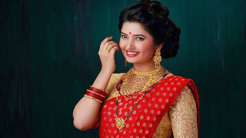 Best Marathi Ukhane For Female | छान छान मराठी उखाणे